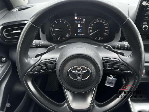 Zaļš Toyota Yaris 2022 Viļņa, ar dzinēja tilpumu 1.49 L un nobraukumu 87 tūkst. km par 14500 €, foto 6 vietnē AUTOMOTO.COM.LV