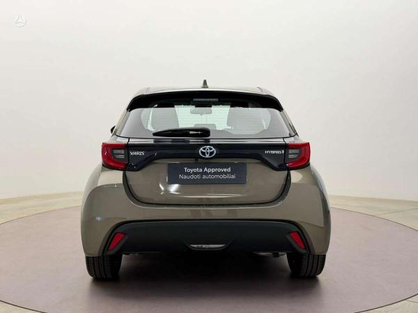 Zaļš Toyota Yaris 2022 Panevēža, ar dzinēja tilpumu 1.49 L un nobraukumu 30 tūkst. km par 18590 €, foto 7 vietnē AUTOMOTO.COM.LV