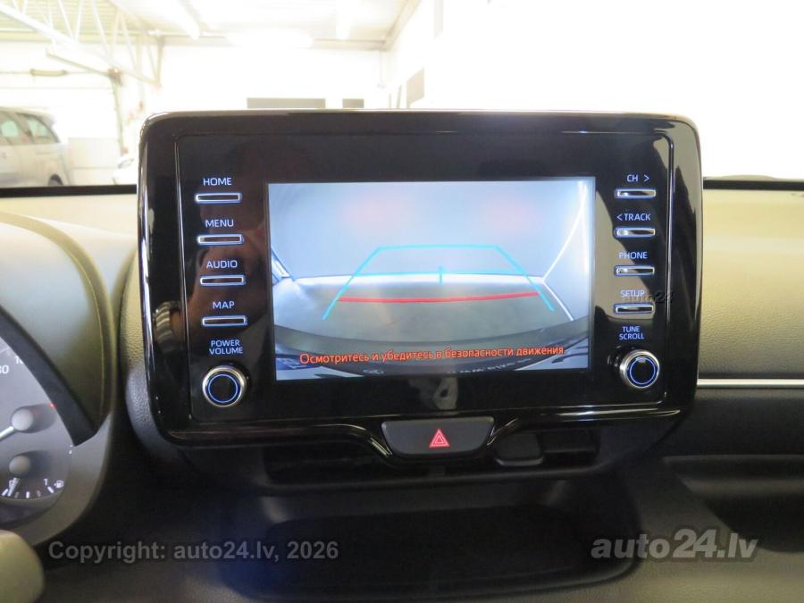 Zaļš Toyota Yaris 2022 Tallina, ar dzinēja tilpumu 1.49 L un nobraukumu 72 tūkst. km par 15500 €, foto 10 vietnē AUTOMOTO.COM.LV