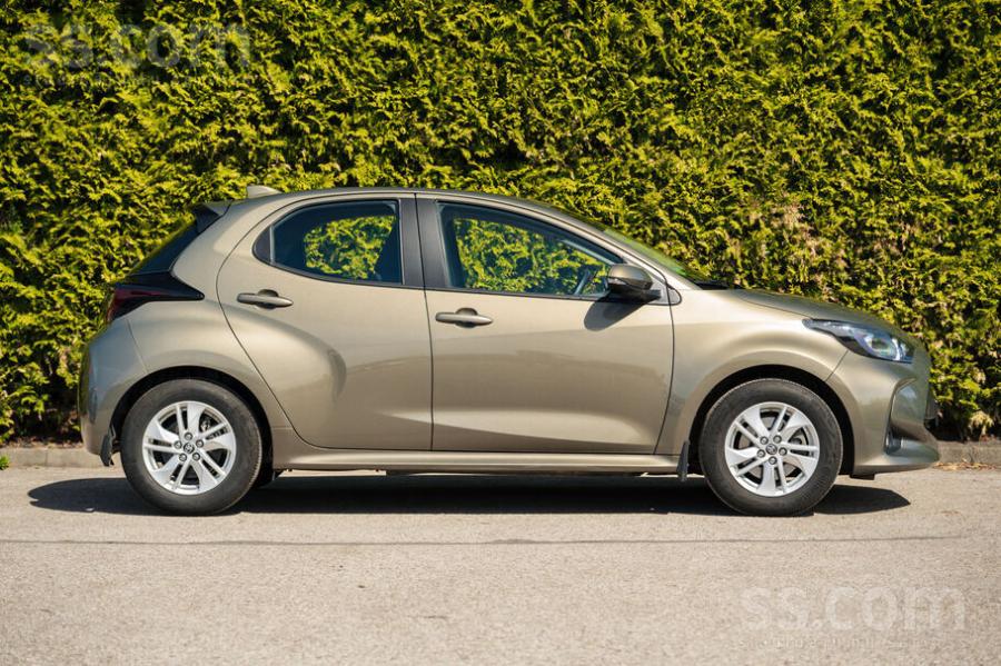 Zaļš Toyota Yaris 2024 Rīga, ar dzinēja tilpumu 1.50 L un nobraukumu 46 tūkst. km par 17350 €, foto 5 vietnē AUTOMOTO.COM.LV