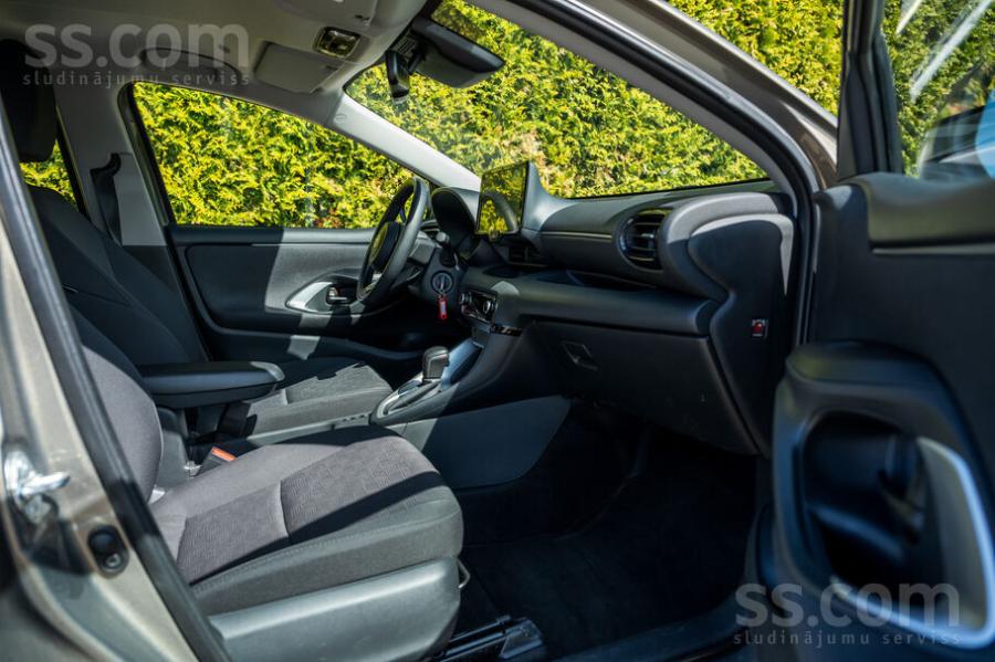 Zaļš Toyota Yaris 2024 Rīga, ar dzinēja tilpumu 1.50 L un nobraukumu 46 tūkst. km par 17350 €, foto 13 vietnē AUTOMOTO.COM.LV