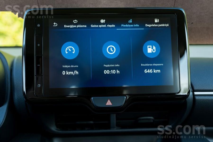 Zaļš Toyota Yaris 2024 Rīga, ar dzinēja tilpumu 1.50 L un nobraukumu 24 tūkst. km par 17350 €, foto 24 vietnē AUTOMOTO.COM.LV
