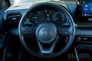 Zaļš Toyota Yaris 2024 Rīga, ar dzinēja tilpumu 1.50 L un nobraukumu 24 tūkst. km par 17350 €, foto 25 vietnē AUTOMOTO.COM.LV