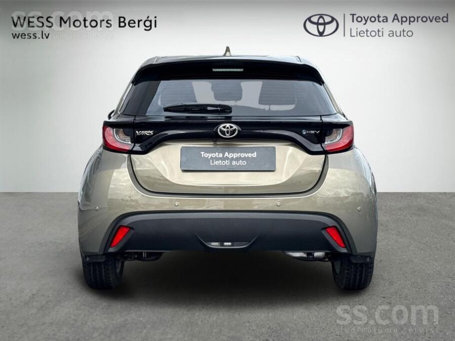 Zaļš Toyota Yaris 2024 Rīga, ar dzinēja tilpumu 1.50 L un nobraukumu 5 tūkst. km par 19990 €, foto 5 vietnē AUTOMOTO.COM.LV