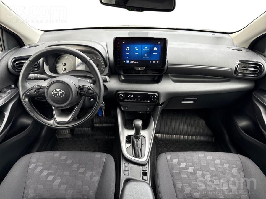 Zaļš Toyota Yaris 2024 Rīga, ar dzinēja tilpumu 1.50 L un nobraukumu 5 tūkst. km par 19990 €, foto 9 vietnē AUTOMOTO.COM.LV