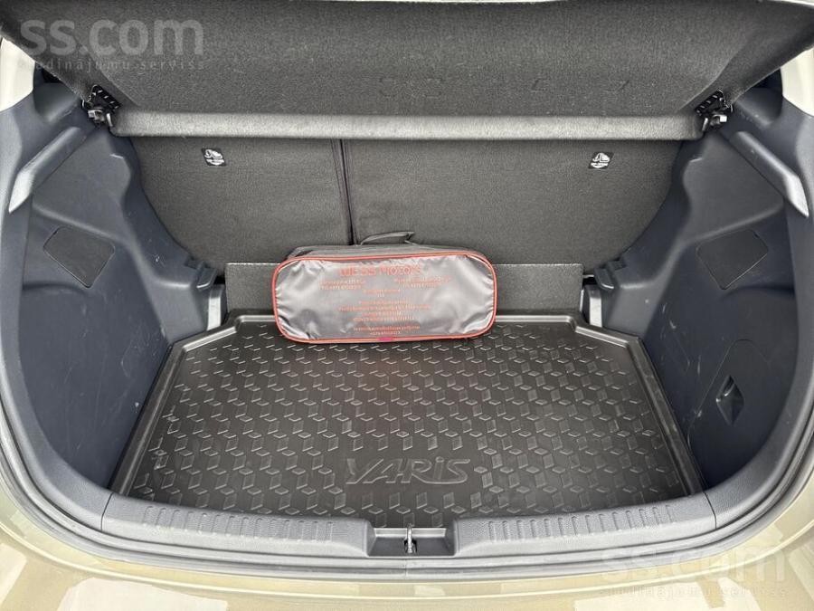 Zaļš Toyota Yaris 2024 Rīga, ar dzinēja tilpumu 1.50 L un nobraukumu 5 tūkst. km par 19990 €, foto 11 vietnē AUTOMOTO.COM.LV