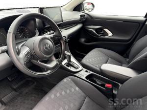 Zaļš Toyota Yaris 2024 Rīga, ar dzinēja tilpumu 1.50 L un nobraukumu 5 tūkst. km par 19990 €, foto 12 vietnē AUTOMOTO.COM.LV