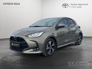 Zaļš Toyota Yaris 2025 Rīga, ar dzinēja tilpumu 1.50 L un nobraukumu 44 tūkst. km par 20700 €, foto  vietnē AUTOMOTO.COM.LV