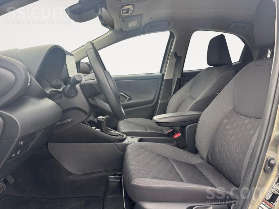 Zaļš Toyota Yaris 2025 Rīga, ar dzinēja tilpumu 1.50 L un nobraukumu 44 tūkst. km par 20700 €, foto 12 vietnē AUTOMOTO.COM.LV