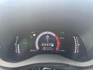 Zaļš Toyota Yaris 2025 Rīga, ar dzinēja tilpumu 1.50 L un nobraukumu 44 tūkst. km par 20700 €, foto 14 vietnē AUTOMOTO.COM.LV