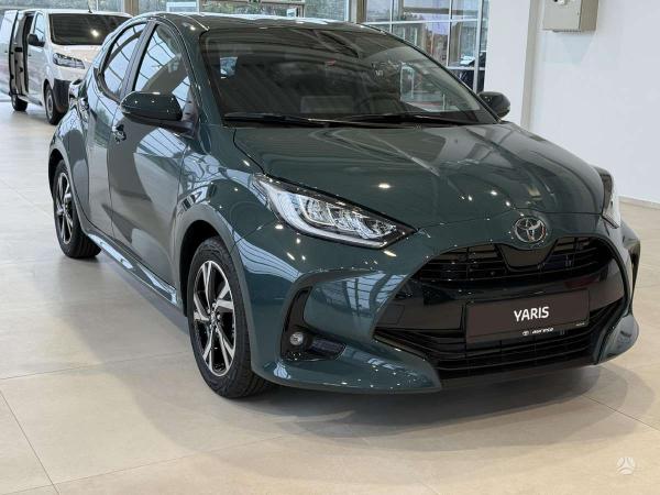 Zaļš Toyota Yaris 2026 Panevēža, ar dzinēja tilpumu 1.49 L un nobraukumu 1 tūkst. km par 22990 €, foto 3 vietnē AUTOMOTO.COM.LV