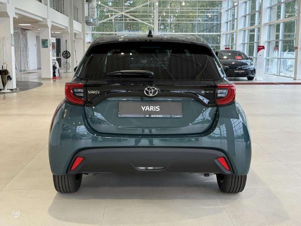 Zaļš Toyota Yaris 2026 Panevēža, ar dzinēja tilpumu 1.49 L un nobraukumu 1 tūkst. km par 22990 €, foto 5 vietnē AUTOMOTO.COM.LV