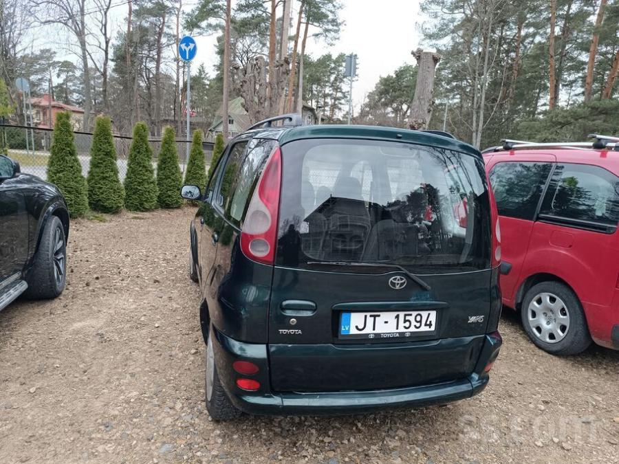 Zaļš Toyota Yaris 2001 Rīga, ar dzinēja tilpumu 1.30 L un nobraukumu 315 tūkst. km par 1050 €, foto 4 vietnē AUTOMOTO.COM.LV