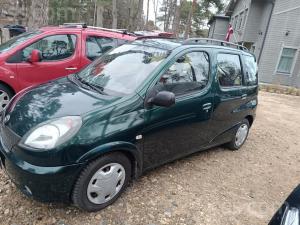 Zaļš Toyota Yaris 2001 Rīga, ar dzinēja tilpumu 1.30 L un nobraukumu 315 tūkst. km par 1050 €, foto 5 vietnē AUTOMOTO.COM.LV