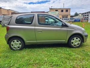 Pelēks Toyota Yaris 2004 Rīga, ar dzinēja tilpumu 1.00 L un nobraukumu 164 tūkst. km par 650 €, foto 6 vietnē AUTOMOTO.COM.LV