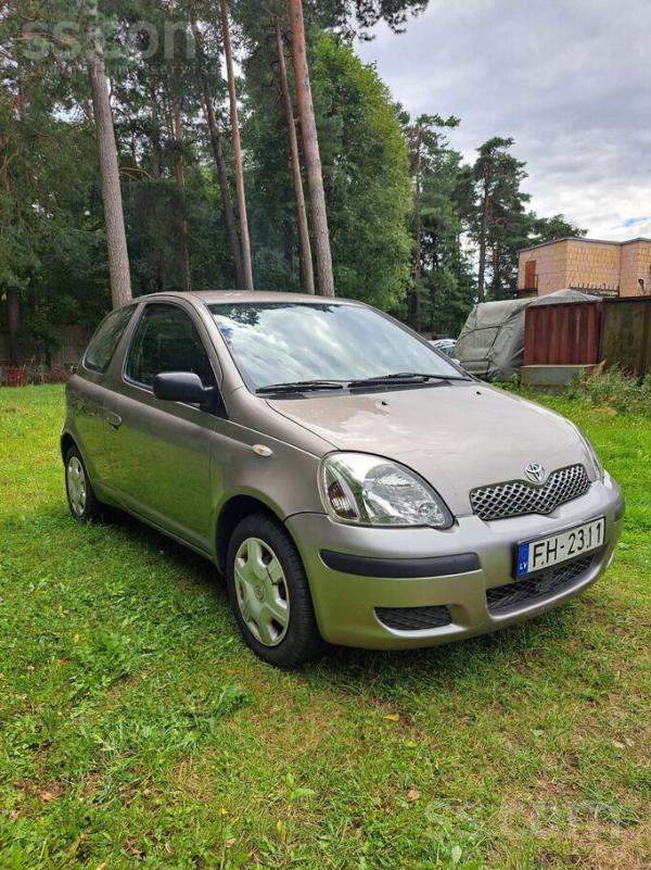 Pelēks Toyota Yaris 2004 Rīga, ar dzinēja tilpumu 1.00 L un nobraukumu 164 tūkst. km par 650 €, foto 7 vietnē AUTOMOTO.COM.LV