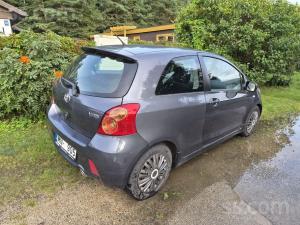 Grey Toyota Yaris 2007 in Riga, with an engine capacity of 1.80 L and mileage of 221 thousand km for 1950 €, photo 5 on AUTOMOTO.COM.LV