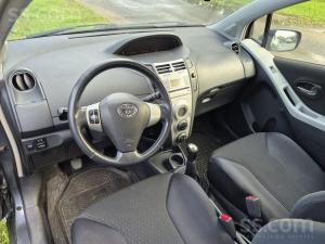 Grey Toyota Yaris 2007 in Riga, with an engine capacity of 1.80 L and mileage of 221 thousand km for 1950 €, photo 7 on AUTOMOTO.COM.LV
