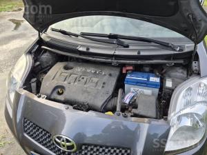 Grey Toyota Yaris 2007 in Riga, with an engine capacity of 1.80 L and mileage of 221 thousand km for 1950 €, photo 8 on AUTOMOTO.COM.LV