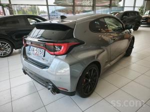 Pelēks Toyota Yaris 2025 Rīga, ar dzinēja tilpumu 1.60 L un nobraukumu 9 tūkst. km par 52900 €, foto 5 vietnē AUTOMOTO.COM.LV