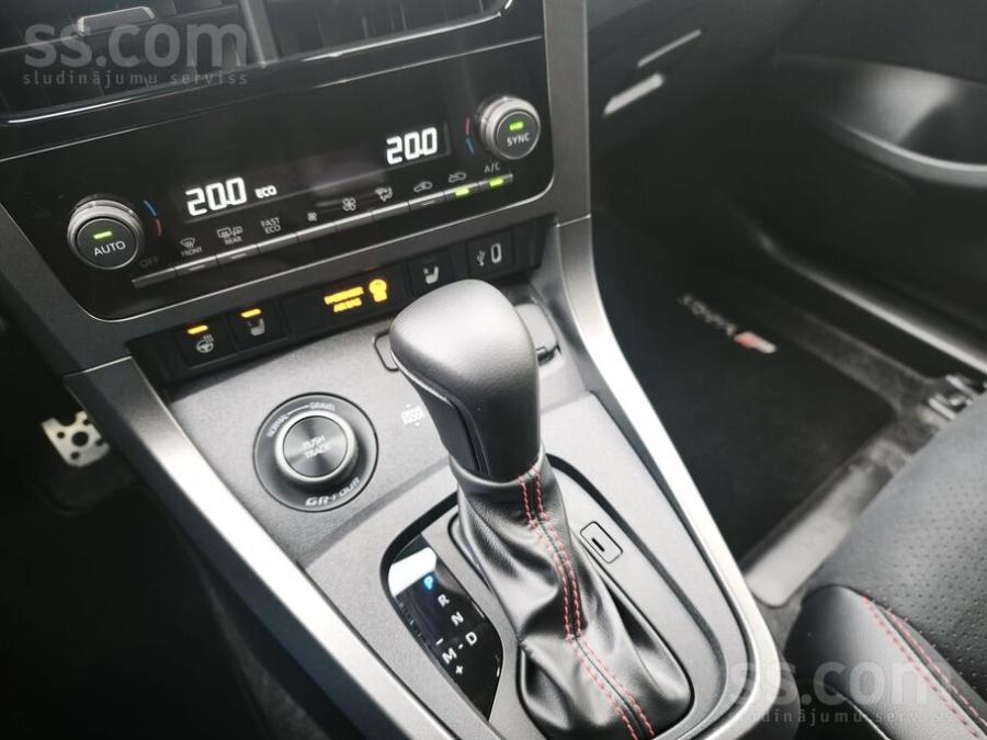 Pelēks Toyota Yaris 2025 Rīga, ar dzinēja tilpumu 1.60 L un nobraukumu 9 tūkst. km par 52900 €, foto 16 vietnē AUTOMOTO.COM.LV