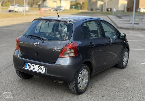 Grey Toyota Yaris 2008 in Vilnius, with an engine capacity of 1.40 L and mileage of 312 thousand km for 2250 €, photo 2 on AUTOMOTO.COM.LV