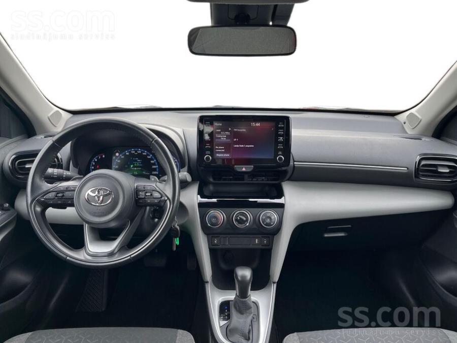 Pelēks Toyota Yaris 2021 Rīga, ar dzinēja tilpumu 1.50 L un nobraukumu 71 tūkst. km par 17990 €, foto 9 vietnē AUTOMOTO.COM.LV