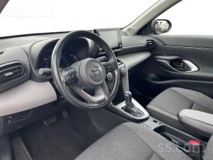 Pelēks Toyota Yaris 2021 Rīga, ar dzinēja tilpumu 1.50 L un nobraukumu 71 tūkst. km par 17990 €, foto 12 vietnē AUTOMOTO.COM.LV
