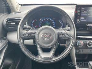 Pelēks Toyota Yaris 2021 Rīga, ar dzinēja tilpumu 1.50 L un nobraukumu 71 tūkst. km par 17990 €, foto 13 vietnē AUTOMOTO.COM.LV