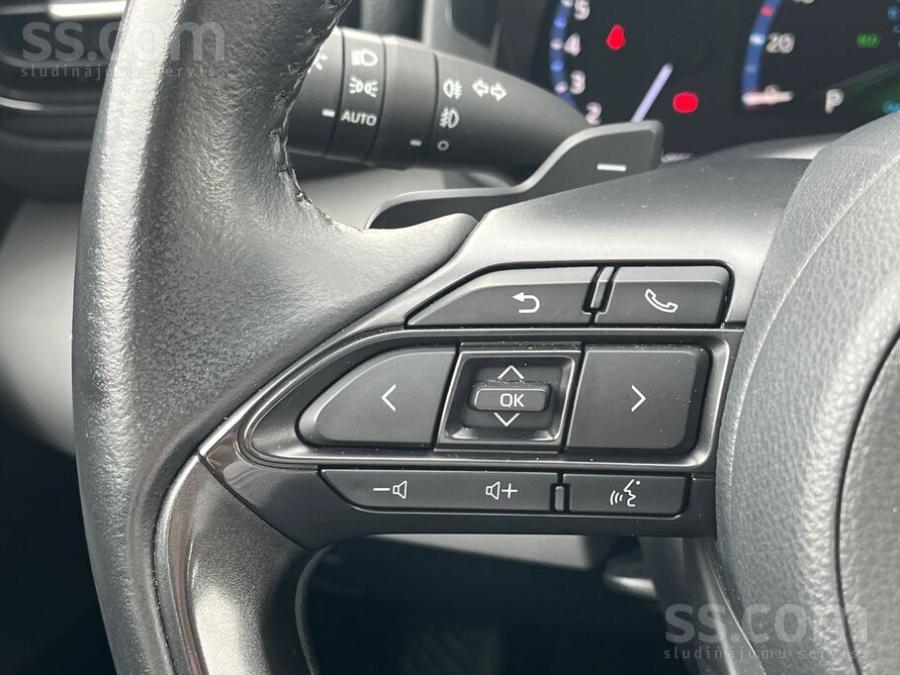 Pelēks Toyota Yaris 2021 Rīga, ar dzinēja tilpumu 1.50 L un nobraukumu 71 tūkst. km par 17990 €, foto 18 vietnē AUTOMOTO.COM.LV