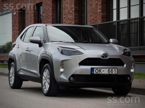Pelēks Toyota Yaris 2022 Rīga, ar dzinēja tilpumu 1.50 L un nobraukumu 194 tūkst. km par 16990 €, foto 2 vietnē AUTOMOTO.COM.LV