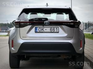 Pelēks Toyota Yaris 2022 Rīga, ar dzinēja tilpumu 1.50 L un nobraukumu 194 tūkst. km par 16500 €, foto 8 vietnē AUTOMOTO.COM.LV