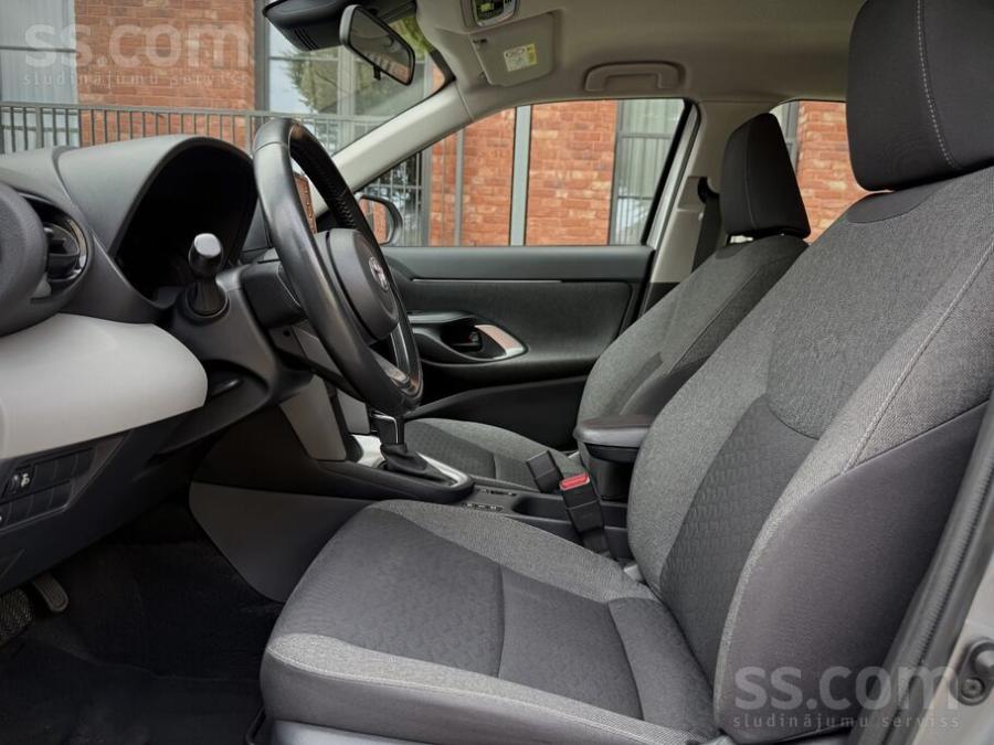 Pelēks Toyota Yaris 2022 Rīga, ar dzinēja tilpumu 1.50 L un nobraukumu 194 tūkst. km par 16500 €, foto 16 vietnē AUTOMOTO.COM.LV