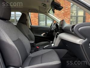 Pelēks Toyota Yaris 2022 Rīga, ar dzinēja tilpumu 1.50 L un nobraukumu 194 tūkst. km par 16500 €, foto 17 vietnē AUTOMOTO.COM.LV