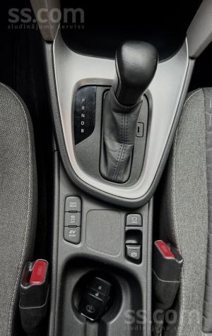 Pelēks Toyota Yaris 2022 Rīga, ar dzinēja tilpumu 1.50 L un nobraukumu 194 tūkst. km par 16500 €, foto 22 vietnē AUTOMOTO.COM.LV