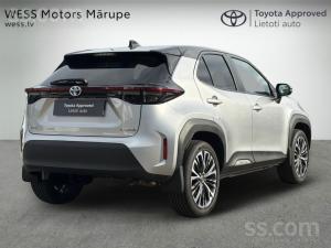 Pelēks Toyota Yaris 2022 Rīga, ar dzinēja tilpumu 1.50 L un nobraukumu 28 tūkst. km par 25990 €, foto 3 vietnē AUTOMOTO.COM.LV