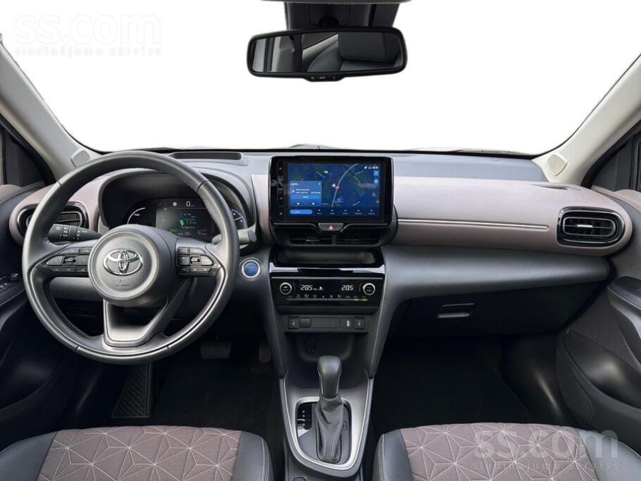 Pelēks Toyota Yaris 2022 Rīga, ar dzinēja tilpumu 1.50 L un nobraukumu 28 tūkst. km par 25990 €, foto 9 vietnē AUTOMOTO.COM.LV