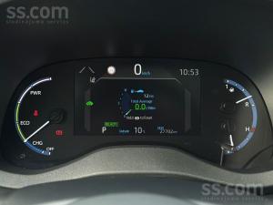 Pelēks Toyota Yaris 2022 Rīga, ar dzinēja tilpumu 1.50 L un nobraukumu 28 tūkst. km par 25990 €, foto 14 vietnē AUTOMOTO.COM.LV