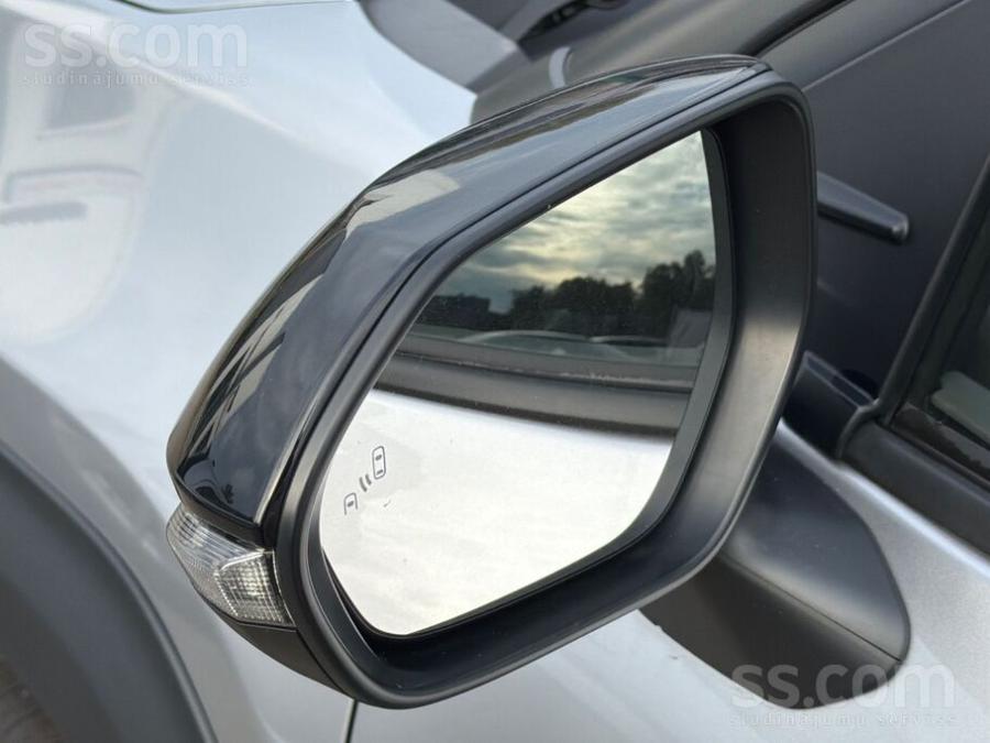 Pelēks Toyota Yaris 2022 Rīga, ar dzinēja tilpumu 1.50 L un nobraukumu 28 tūkst. km par 25990 €, foto 31 vietnē AUTOMOTO.COM.LV