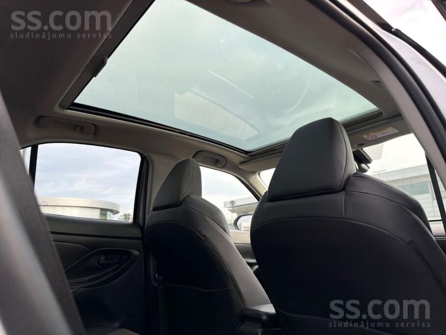 Pelēks Toyota Yaris 2022 Rīga, ar dzinēja tilpumu 1.50 L un nobraukumu 28 tūkst. km par 25990 €, foto 33 vietnē AUTOMOTO.COM.LV