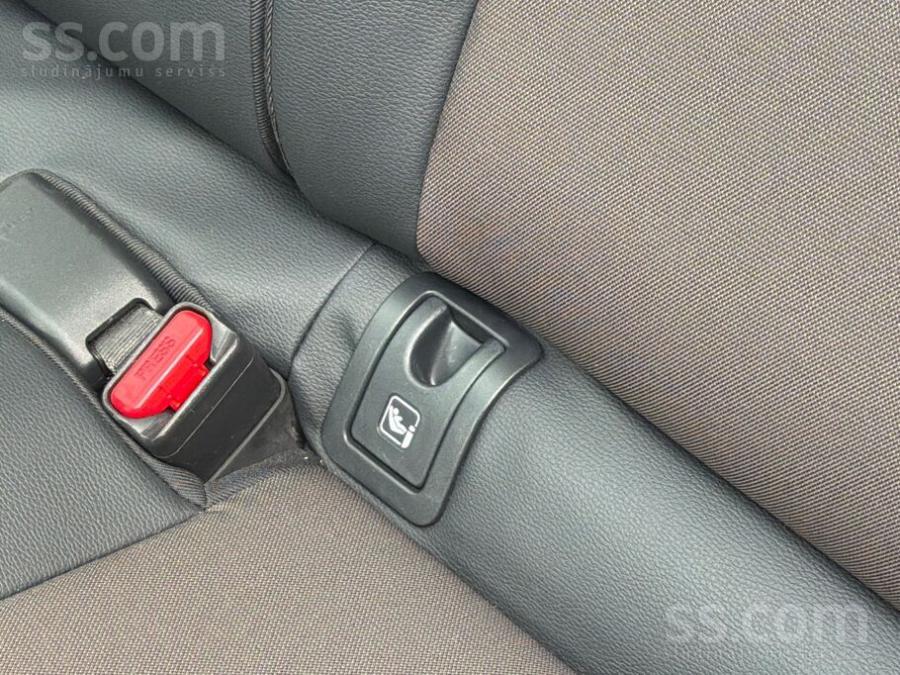 Pelēks Toyota Yaris 2022 Rīga, ar dzinēja tilpumu 1.50 L un nobraukumu 28 tūkst. km par 25990 €, foto 34 vietnē AUTOMOTO.COM.LV