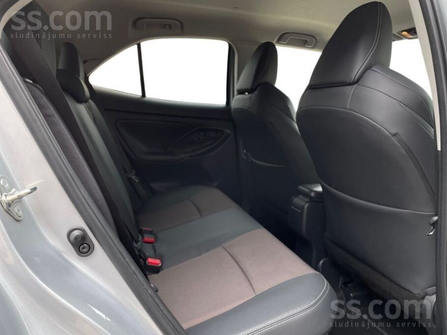 Pelēks Toyota Yaris 2023 Rīga, ar dzinēja tilpumu 1.50 L un nobraukumu 52 tūkst. km par 23590 €, foto 8 vietnē AUTOMOTO.COM.LV