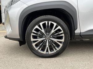 Pelēks Toyota Yaris 2023 Rīga, ar dzinēja tilpumu 1.50 L un nobraukumu 52 tūkst. km par 23590 €, foto 16 vietnē AUTOMOTO.COM.LV