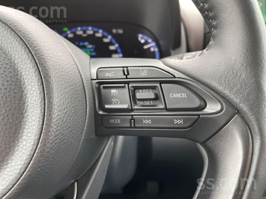 Pelēks Toyota Yaris 2023 Rīga, ar dzinēja tilpumu 1.50 L un nobraukumu 52 tūkst. km par 23590 €, foto 23 vietnē AUTOMOTO.COM.LV