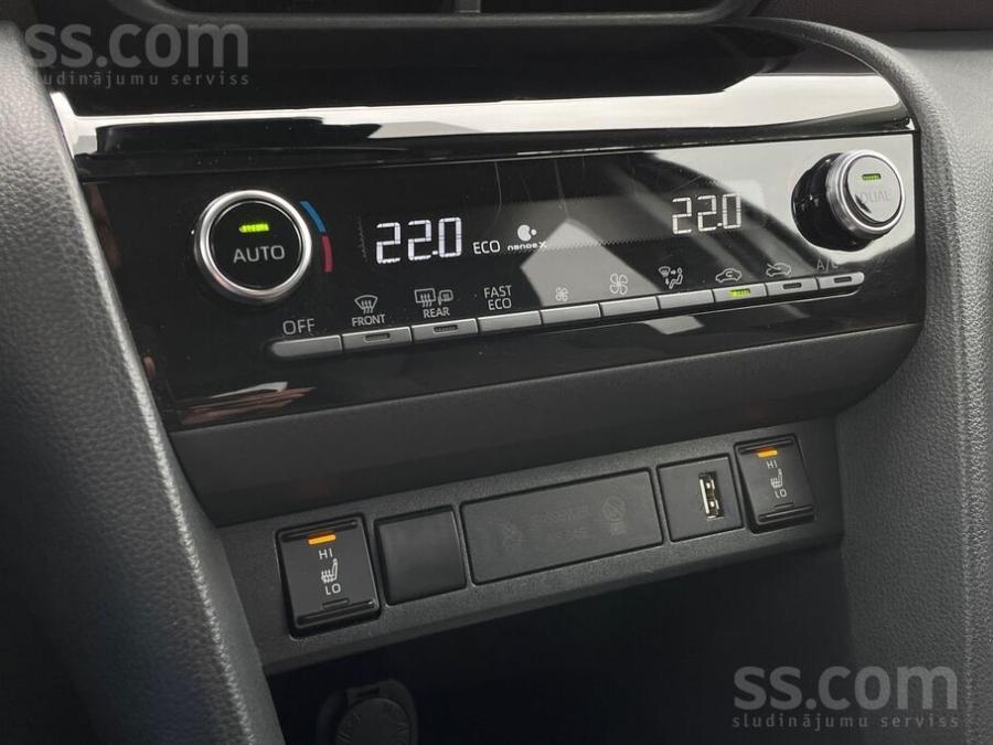 Pelēks Toyota Yaris 2023 Rīga, ar dzinēja tilpumu 1.50 L un nobraukumu 52 tūkst. km par 23590 €, foto 28 vietnē AUTOMOTO.COM.LV
