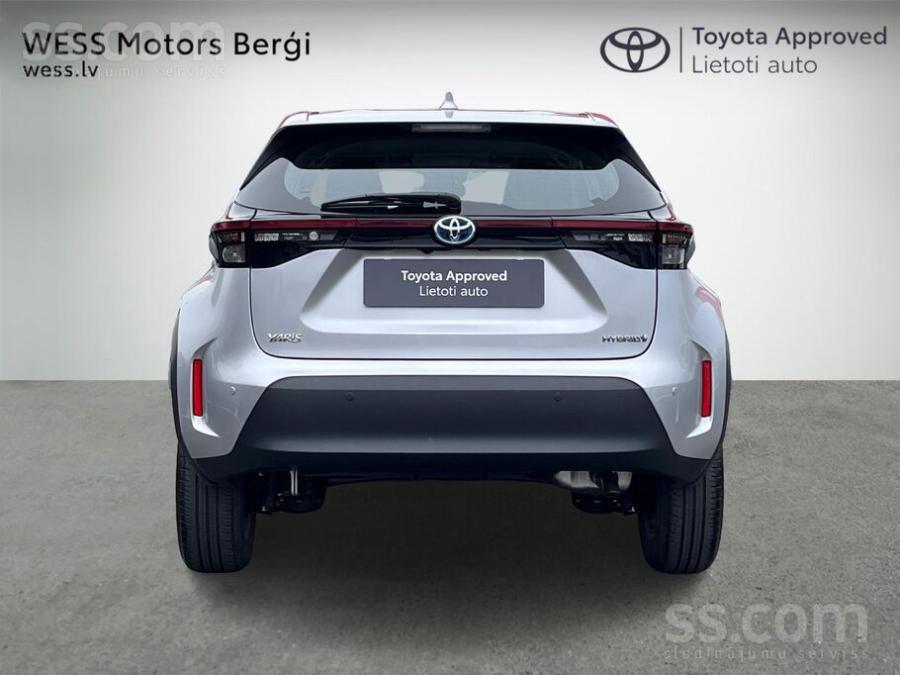 Pelēks Toyota Yaris 2023 Rīga, ar dzinēja tilpumu 1.50 L un nobraukumu 49 tūkst. km par 20990 €, foto 5 vietnē AUTOMOTO.COM.LV