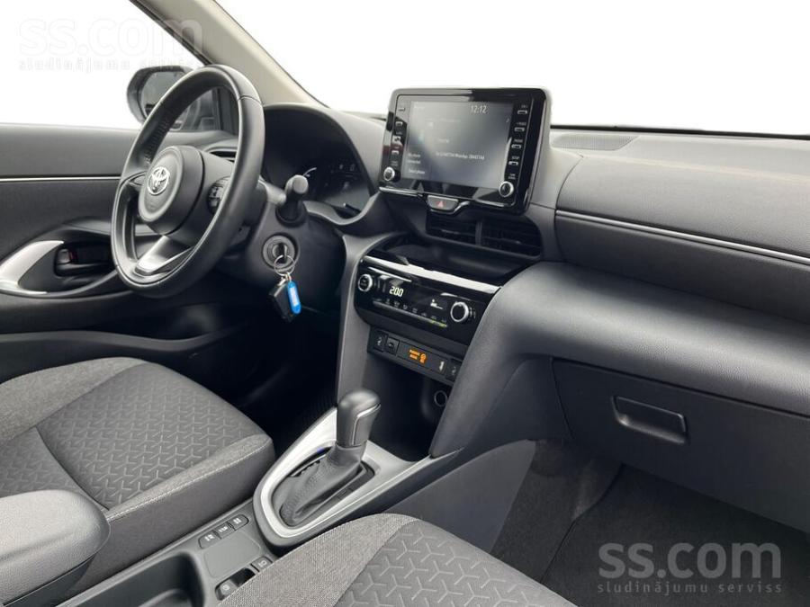Pelēks Toyota Yaris 2023 Rīga, ar dzinēja tilpumu 1.50 L un nobraukumu 49 tūkst. km par 20990 €, foto 7 vietnē AUTOMOTO.COM.LV