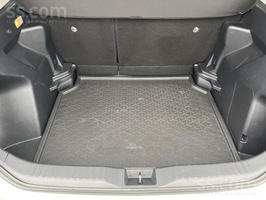 Pelēks Toyota Yaris 2023 Rīga, ar dzinēja tilpumu 1.50 L un nobraukumu 49 tūkst. km par 20990 €, foto 11 vietnē AUTOMOTO.COM.LV