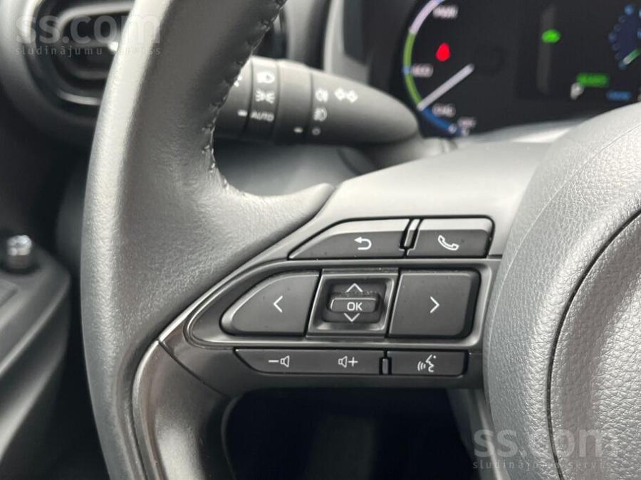 Pelēks Toyota Yaris 2023 Rīga, ar dzinēja tilpumu 1.50 L un nobraukumu 49 tūkst. km par 20990 €, foto 18 vietnē AUTOMOTO.COM.LV