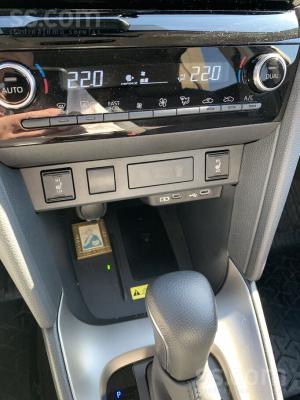 Pelēks Toyota Yaris 2024 Rīga, ar dzinēja tilpumu 1.50 L un nobraukumu 19 tūkst. km par 22950 €, foto 9 vietnē AUTOMOTO.COM.LV